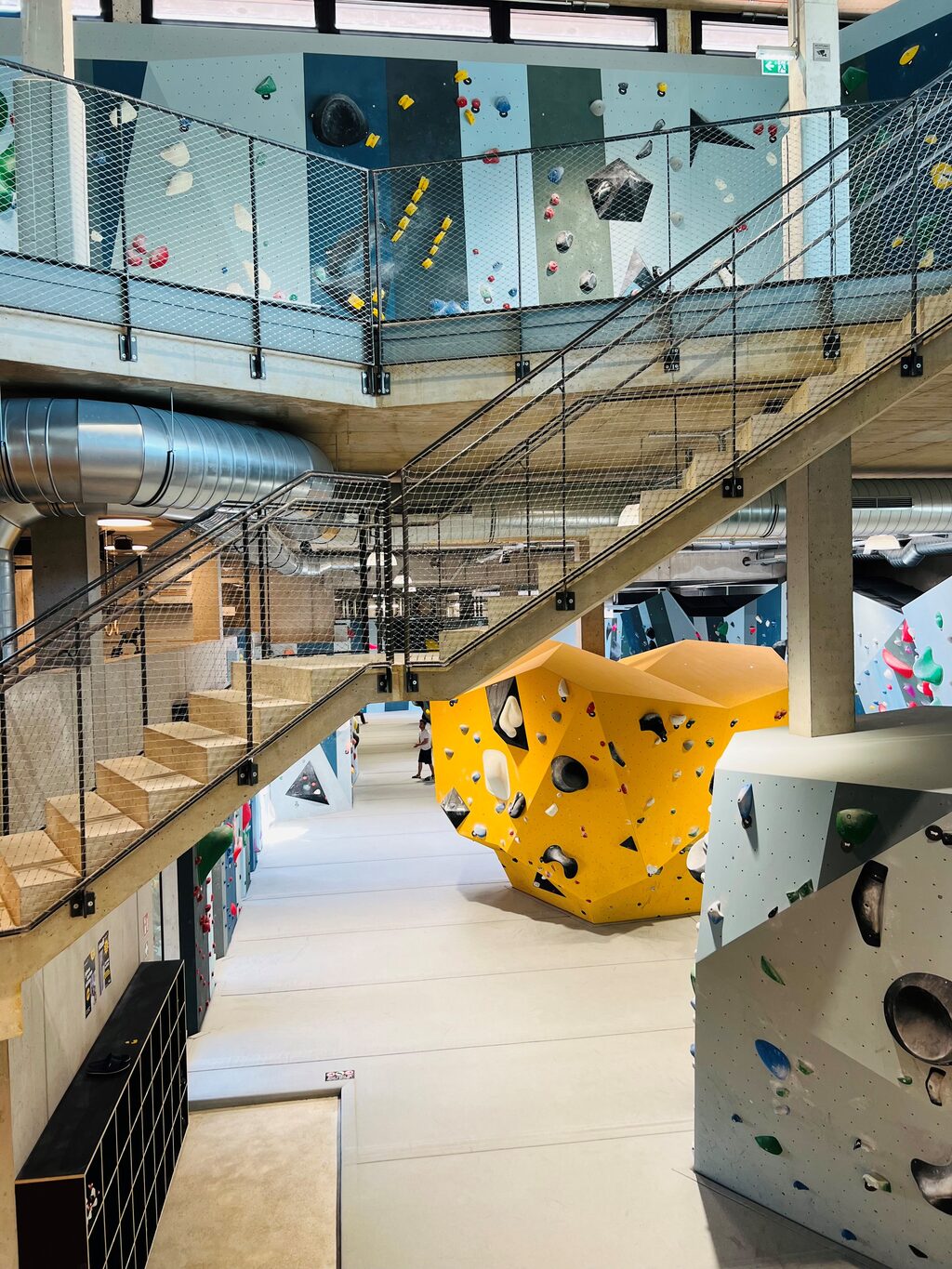 BoulderBar Hotel: Modern & Digital