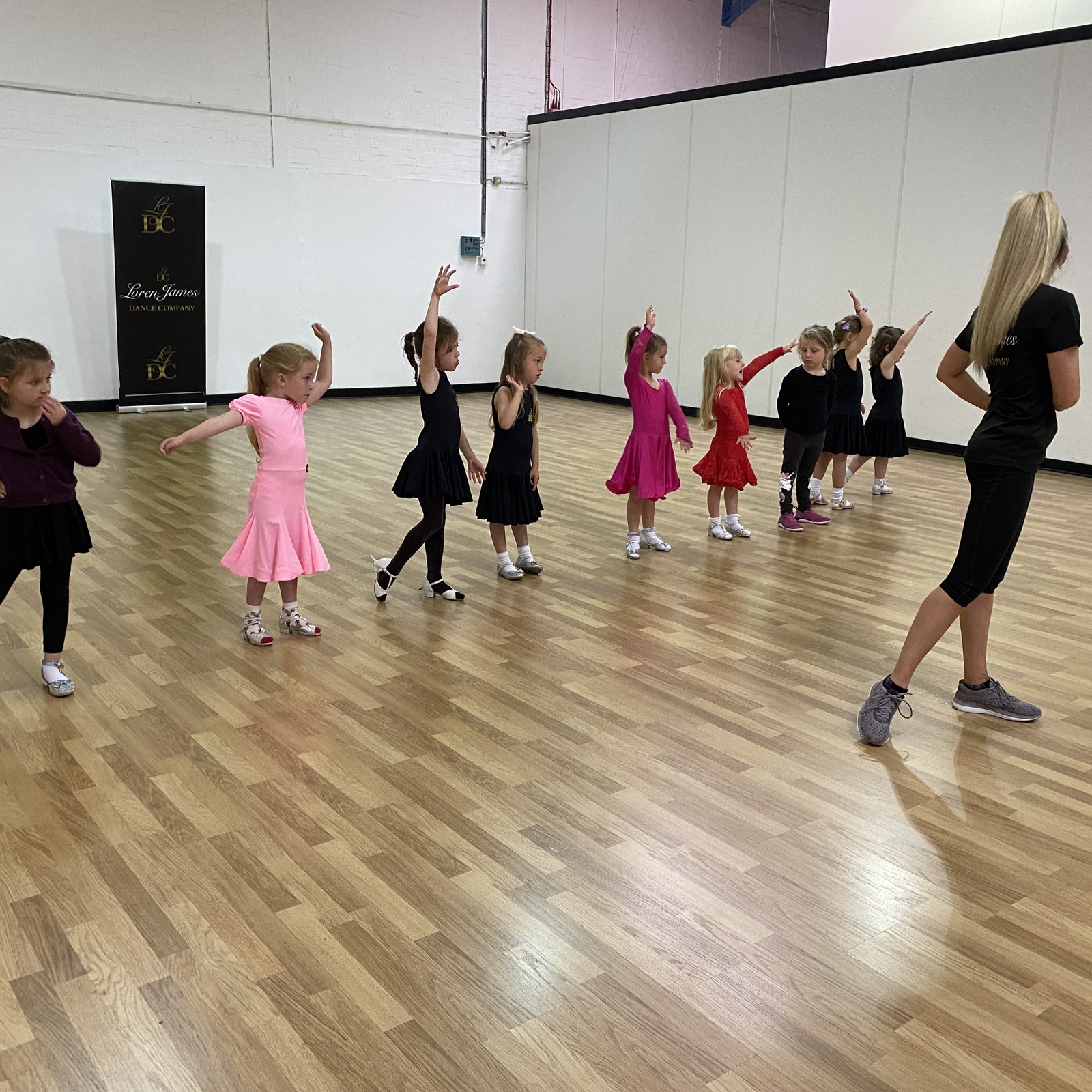 Best Dance Classes in Cardiff – Ballroom, Hip Hop, Salsa & Street Dance