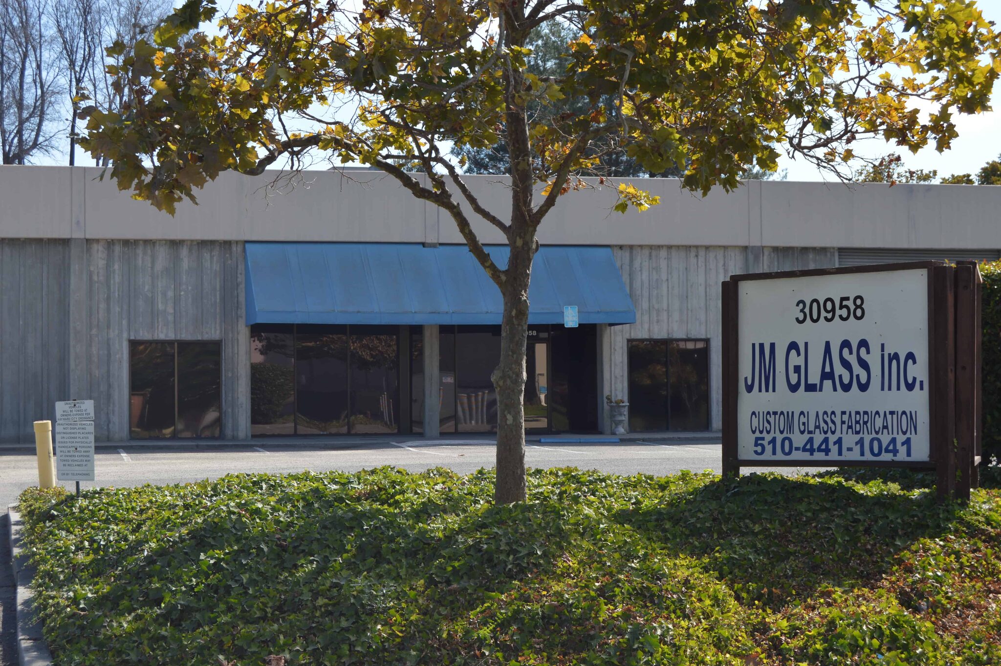 JM Glass - Glass Manufacturing & Tempering Service