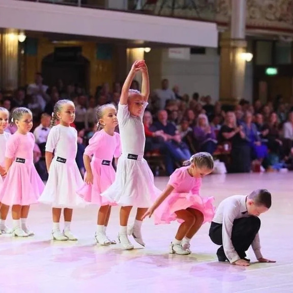 Dance Classes for Adults Cardiff | Enhance Your Skills